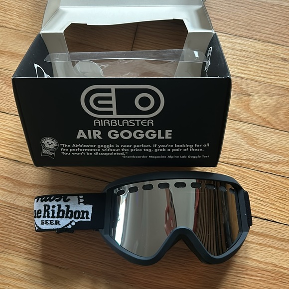 Airblaster | Accessories | New Rare Pbr Collab Goggle Matte Black ...